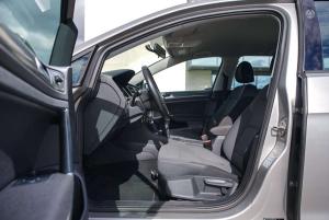 Pelēks Volkswagen Golf 2017 Marijampole, ar dzinēja tilpumu 1.60 L un nobraukumu 230 tūkst. km par 7900 €, foto 22 vietnē AUTOMOTO.COM.LV