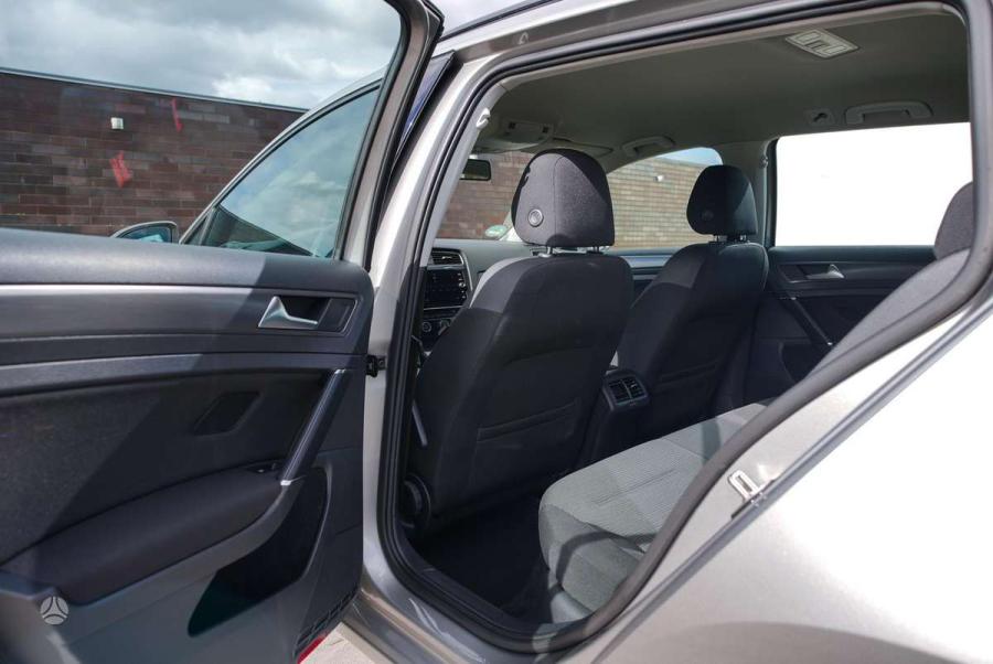 Pelēks Volkswagen Golf 2017 Marijampole, ar dzinēja tilpumu 1.60 L un nobraukumu 230 tūkst. km par 7900 €, foto 27 vietnē AUTOMOTO.COM.LV