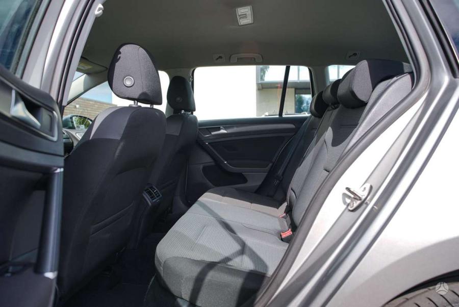 Pelēks Volkswagen Golf 2017 Marijampole, ar dzinēja tilpumu 1.60 L un nobraukumu 230 tūkst. km par 7900 €, foto 28 vietnē AUTOMOTO.COM.LV