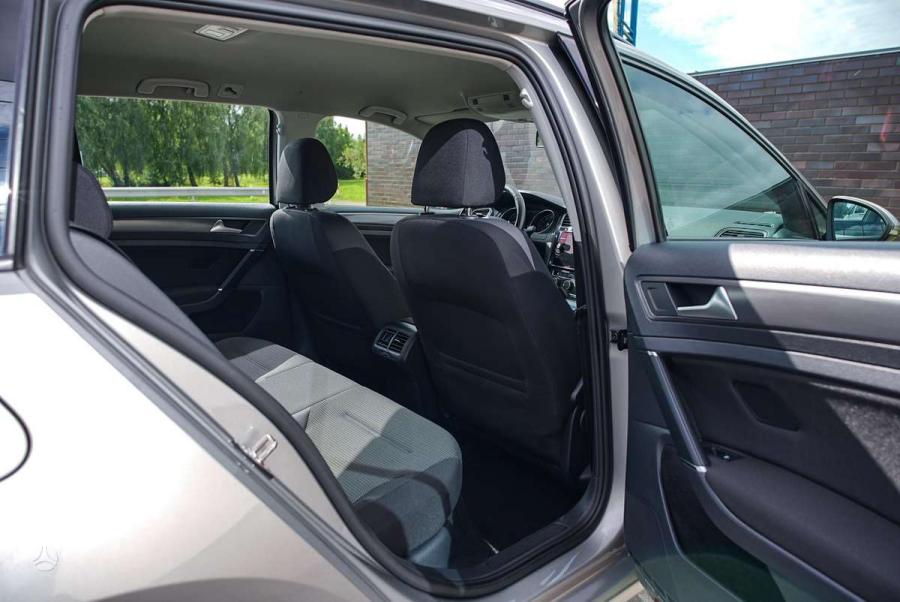 Pelēks Volkswagen Golf 2017 Marijampole, ar dzinēja tilpumu 1.60 L un nobraukumu 230 tūkst. km par 7900 €, foto 29 vietnē AUTOMOTO.COM.LV