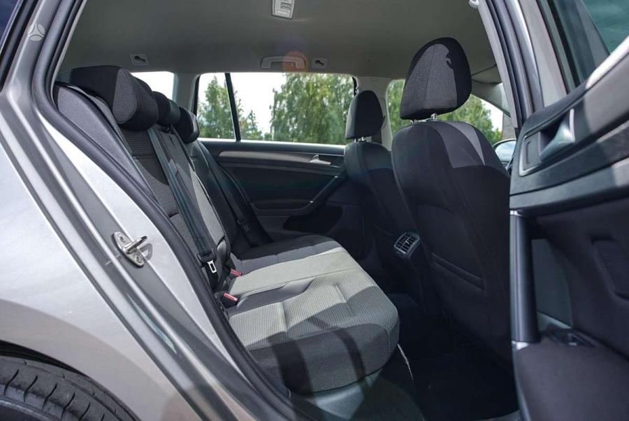 Pelēks Volkswagen Golf 2017 Marijampole, ar dzinēja tilpumu 1.60 L un nobraukumu 230 tūkst. km par 7900 €, foto 30 vietnē AUTOMOTO.COM.LV