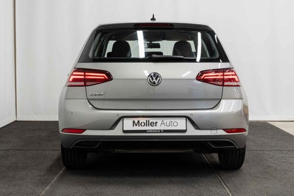 Volkswagen Golf 2017 in Tallinn on AUTOMOTO.COM.LV Grey Volkswagen Golf 2017 in Tallinn, with an engine capacity of 1.40 L and mileage of 120 thousand km for 9990 €, photo 6 on AUTOMOTO.COM.LV