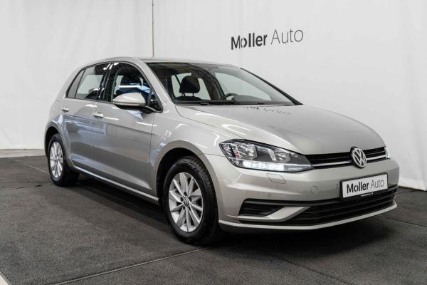 Volkswagen Golf 2017 in Tallinn on AUTOMOTO.COM.LV Grey Volkswagen Golf 2017 in Tallinn, with an engine capacity of 1.40 L and mileage of 120 thousand km for 9990 €, photo 7 on AUTOMOTO.COM.LV