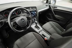 Grey Volkswagen Golf 2017 in Tallinn, with an engine capacity of 1.40 L and mileage of 120 thousand km for 9990 €, photo 9 on AUTOMOTO.COM.LV