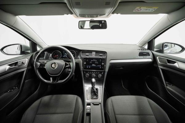 Volkswagen Golf 2017 in Tallinn on AUTOMOTO.COM.LV Grey Volkswagen Golf 2017 in Tallinn, with an engine capacity of 1.40 L and mileage of 120 thousand km for 9990 €, photo 10 on AUTOMOTO.COM.LV
