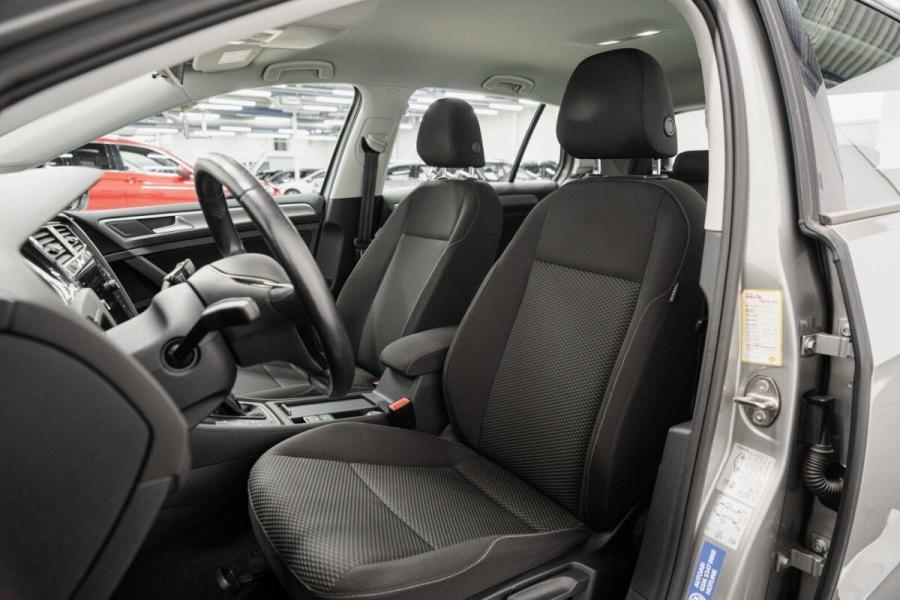 Grey Volkswagen Golf 2017 in Tallinn, with an engine capacity of 1.40 L and mileage of 120 thousand km for 9990 €, photo 14 on AUTOMOTO.COM.LV