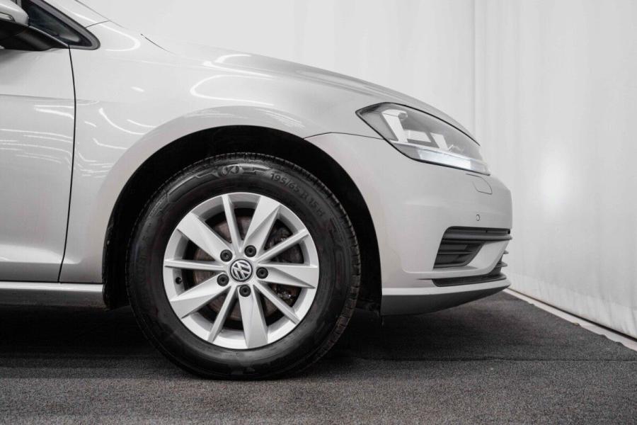 Grey Volkswagen Golf 2017 in Tallinn, with an engine capacity of 1.40 L and mileage of 120 thousand km for 9990 €, photo 16 on AUTOMOTO.COM.LV