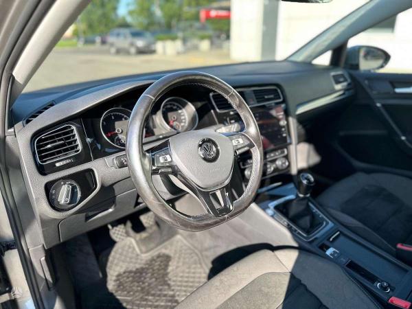 Grey Volkswagen Golf 2017 in Rokiskis, with an engine capacity of 1.97 L and mileage of 170 thousand km for 8150 €, photo 11 on AUTOMOTO.COM.LV
