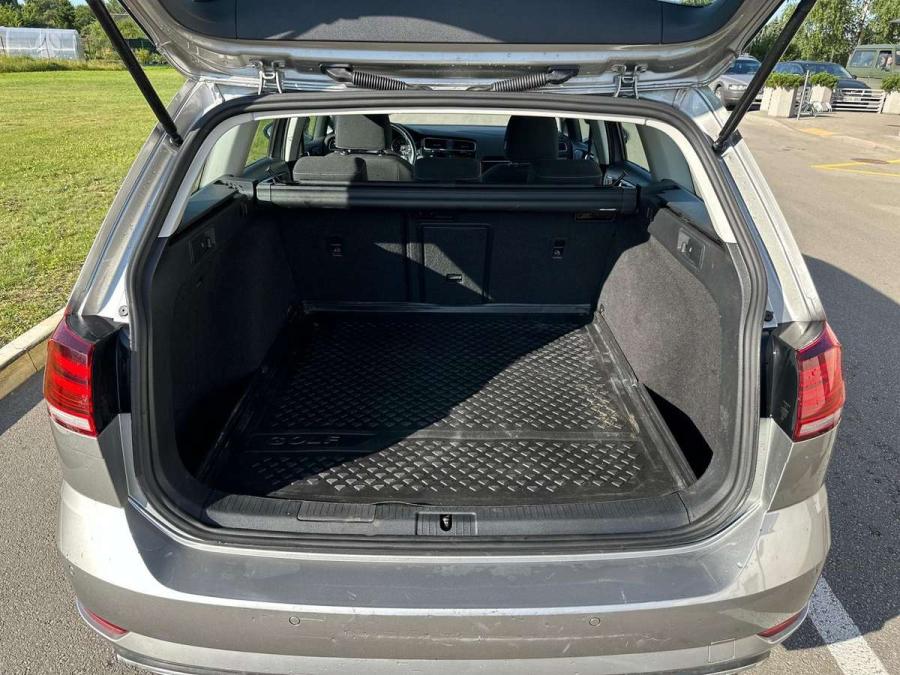 Grey Volkswagen Golf 2017 in Rokiskis, with an engine capacity of 1.97 L and mileage of 170 thousand km for 8150 €, photo 18 on AUTOMOTO.COM.LV