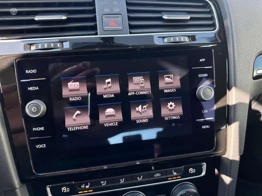 Grey Volkswagen Golf 2017 in Rokiskis, with an engine capacity of 1.97 L and mileage of 170 thousand km for 8150 €, photo 22 on AUTOMOTO.COM.LV