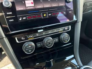 Grey Volkswagen Golf 2017 in Rokiskis, with an engine capacity of 1.97 L and mileage of 170 thousand km for 8150 €, photo 28 on AUTOMOTO.COM.LV