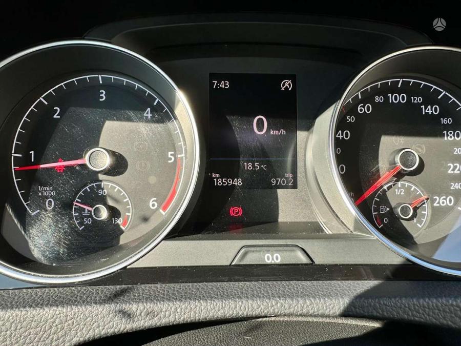 Grey Volkswagen Golf 2017 in Rokiskis, with an engine capacity of 1.97 L and mileage of 170 thousand km for 8150 €, photo 29 on AUTOMOTO.COM.LV