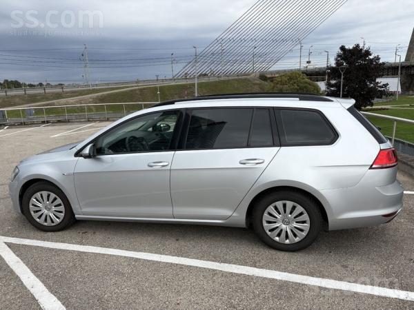 Grey Volkswagen Golf 2017 in Riga, with an engine capacity of 1.60 L and mileage of 178 thousand km for 8900 €, photo 5 on AUTOMOTO.COM.LV
