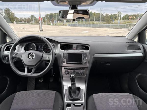 Grey Volkswagen Golf 2017 in Riga, with an engine capacity of 1.60 L and mileage of 178 thousand km for 8900 €, photo 7 on AUTOMOTO.COM.LV
