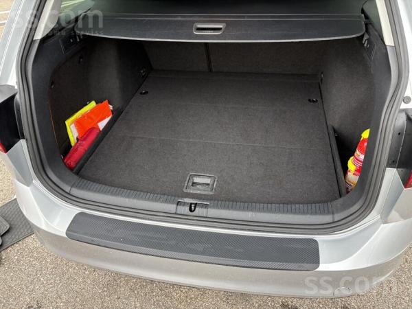 Grey Volkswagen Golf 2017 in Riga, with an engine capacity of 1.60 L and mileage of 178 thousand km for 8900 €, photo 9 on AUTOMOTO.COM.LV