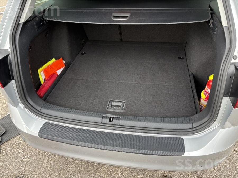 Pelēks Volkswagen Golf 2017 Rīga, ar dzinēja tilpumu 1.60 L un nobraukumu 178 tūkst. km par 8900 €, foto 9 vietnē AUTOMOTO.COM.LV
