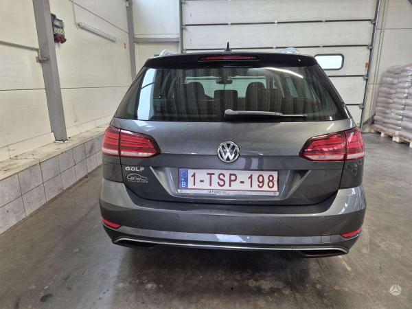 Volkswagen Golf 2017 in Raseiniai on AUTOMOTO.COM.LV Grey Volkswagen Golf 2017 in Raseiniai, with an engine capacity of 1.60 L and mileage of 265 thousand km for 7999 €, photo 7 on AUTOMOTO.COM.LV