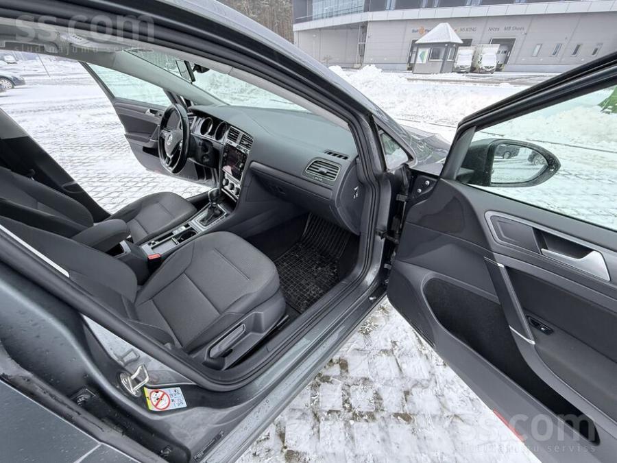 Grey Volkswagen Golf 2018 in Riga, with an engine capacity of 1.60 L and mileage of 264 thousand km for 7200 €, photo 11 on AUTOMOTO.COM.LV