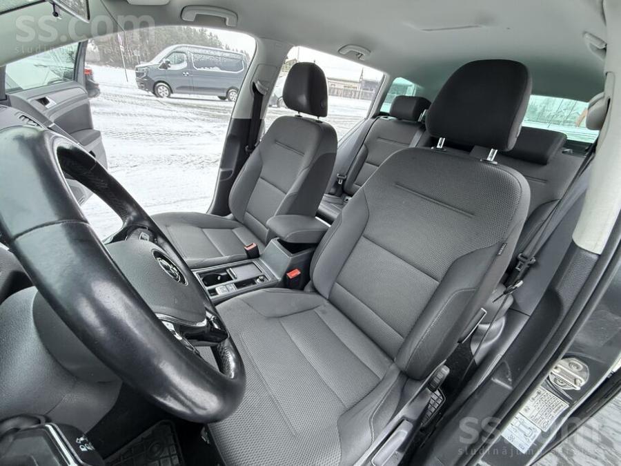 Grey Volkswagen Golf 2018 in Riga, with an engine capacity of 1.60 L and mileage of 264 thousand km for 7200 €, photo 14 on AUTOMOTO.COM.LV