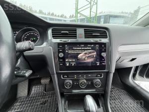 Grey Volkswagen Golf 2018 in Riga, with an engine capacity of 1.60 L and mileage of 264 thousand km for 7200 €, photo 19 on AUTOMOTO.COM.LV