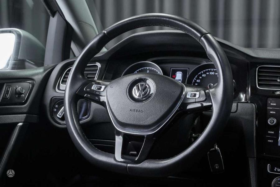 Pelēks Volkswagen Golf 2018 Marijampole, ar dzinēja tilpumu 1.97 L un nobraukumu 115 tūkst. km par 11750 €, foto 18 vietnē AUTOMOTO.COM.LV