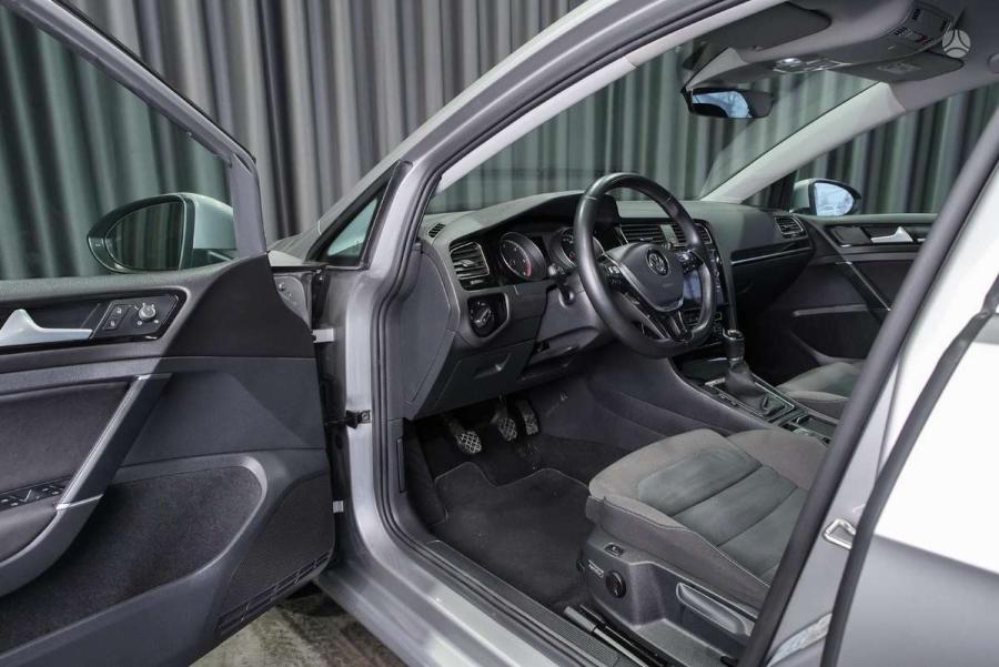 Pelēks Volkswagen Golf 2018 Marijampole, ar dzinēja tilpumu 1.97 L un nobraukumu 115 tūkst. km par 11750 €, foto 22 vietnē AUTOMOTO.COM.LV