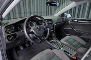 Pelēks Volkswagen Golf 2018 Marijampole, ar dzinēja tilpumu 1.97 L un nobraukumu 115 tūkst. km par 11750 €, foto 23 vietnē AUTOMOTO.COM.LV