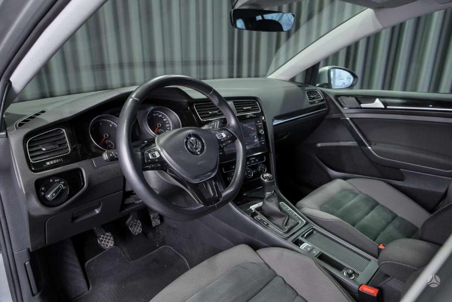 Pelēks Volkswagen Golf 2018 Marijampole, ar dzinēja tilpumu 1.97 L un nobraukumu 115 tūkst. km par 11750 €, foto 23 vietnē AUTOMOTO.COM.LV