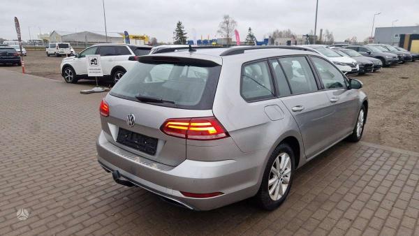 Grey Volkswagen Golf 2018 in Marijampole, with an engine capacity of 1.60 L and mileage of 300 thousand km for 8900 €, photo 8 on AUTOMOTO.COM.LV