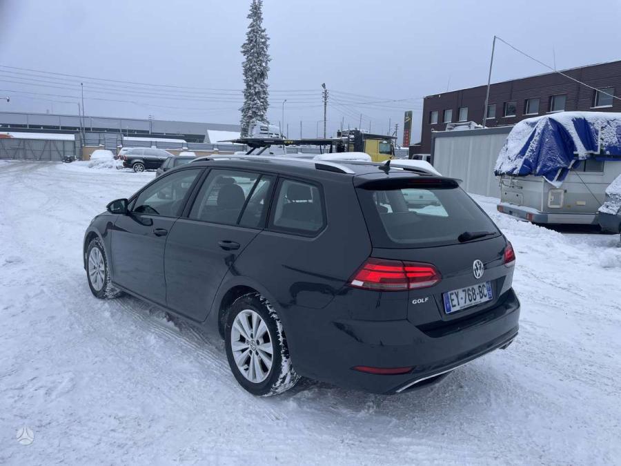 Grey Volkswagen Golf 2018 in Kaunas, with an engine capacity of 1.60 L and mileage of 191 thousand km for 8700 €, photo 3 on AUTOMOTO.COM.LV