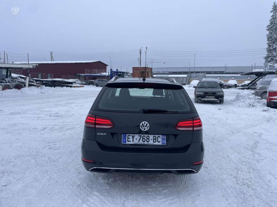 Grey Volkswagen Golf 2018 in Kaunas, with an engine capacity of 1.60 L and mileage of 191 thousand km for 8700 €, photo 4 on AUTOMOTO.COM.LV