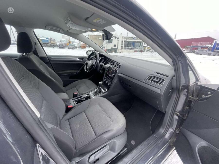 Grey Volkswagen Golf 2018 in Kaunas, with an engine capacity of 1.60 L and mileage of 191 thousand km for 8700 €, photo 10 on AUTOMOTO.COM.LV