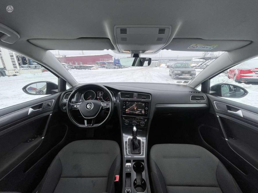 Grey Volkswagen Golf 2018 in Kaunas, with an engine capacity of 1.60 L and mileage of 191 thousand km for 8700 €, photo 11 on AUTOMOTO.COM.LV
