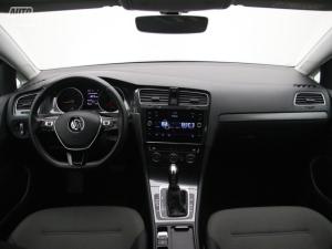 Grey Volkswagen Golf 2018 in Vilnius, with an engine capacity of 1.60 L and mileage of 179 thousand km for 10199 €, photo 2 on AUTOMOTO.COM.LV