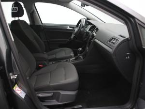 Grey Volkswagen Golf 2018 in Vilnius, with an engine capacity of 1.60 L and mileage of 179 thousand km for 10199 €, photo 14 on AUTOMOTO.COM.LV