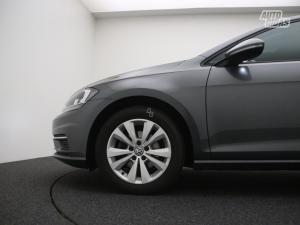 Grey Volkswagen Golf 2018 in Vilnius, with an engine capacity of 1.60 L and mileage of 179 thousand km for 10199 €, photo 28 on AUTOMOTO.COM.LV