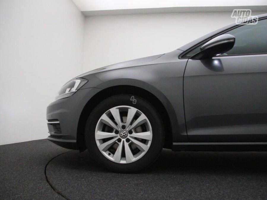 Grey Volkswagen Golf 2018 in Vilnius, with an engine capacity of 1.60 L and mileage of 179 thousand km for 10199 €, photo 28 on AUTOMOTO.COM.LV