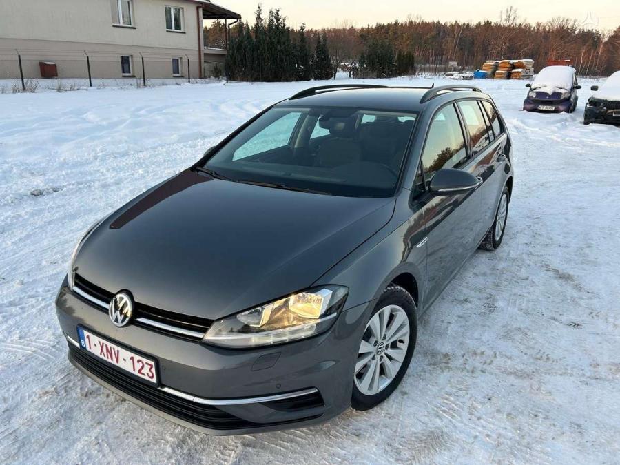 Grey Volkswagen Golf 2018 in Marijampole, with an engine capacity of 1.40 L and mileage of 117 thousand km for 8900 €, photo 2 on AUTOMOTO.COM.LV