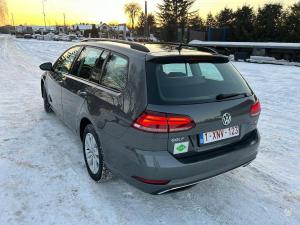 Grey Volkswagen Golf 2018 in Marijampole, with an engine capacity of 1.40 L and mileage of 117 thousand km for 8900 €, photo 4 on AUTOMOTO.COM.LV