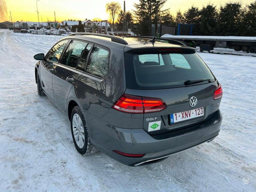 Grey Volkswagen Golf 2018 in Marijampole, with an engine capacity of 1.40 L and mileage of 117 thousand km for 8900 €, photo 4 on AUTOMOTO.COM.LV