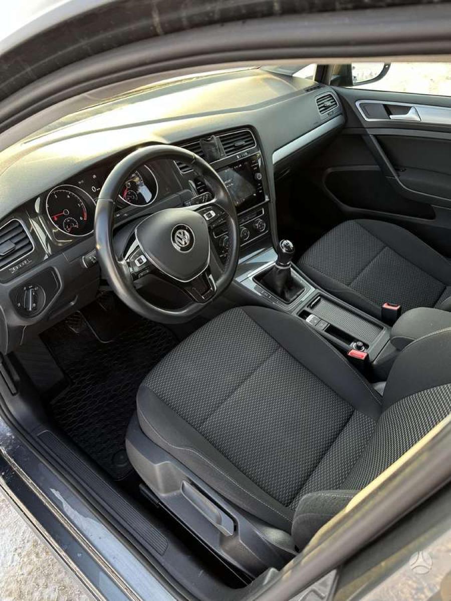 Pelēks Volkswagen Golf 2018 Viļņa, ar dzinēja tilpumu 1.60 L un nobraukumu 187 tūkst. km par 8700 €, foto 12 vietnē AUTOMOTO.COM.LV