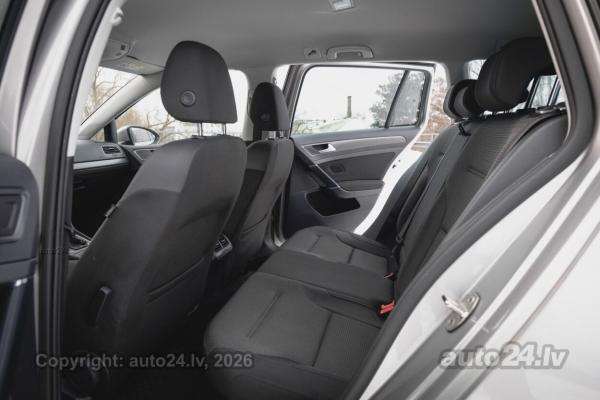 Grey Volkswagen Golf 2018 in Tartu, with an engine capacity of 1.60 L and mileage of 130 thousand km for 12999 €, photo 10 on AUTOMOTO.COM.LV