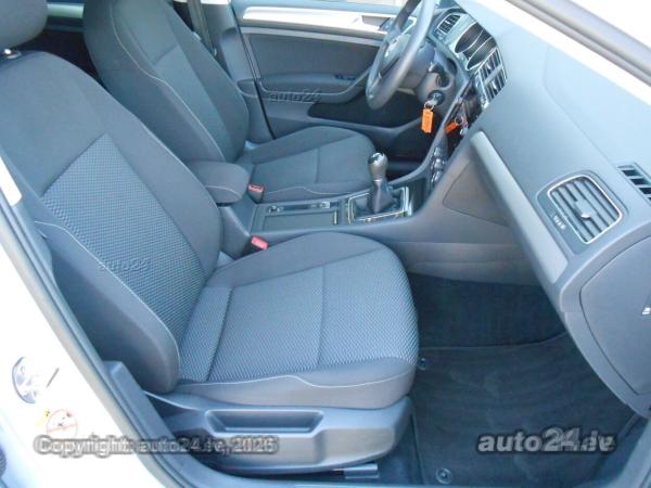 Grey Volkswagen Golf 2018 in Viljandi, with an engine capacity of 1.60 L and mileage of 188 thousand km for 9790 €, photo 11 on AUTOMOTO.COM.LV