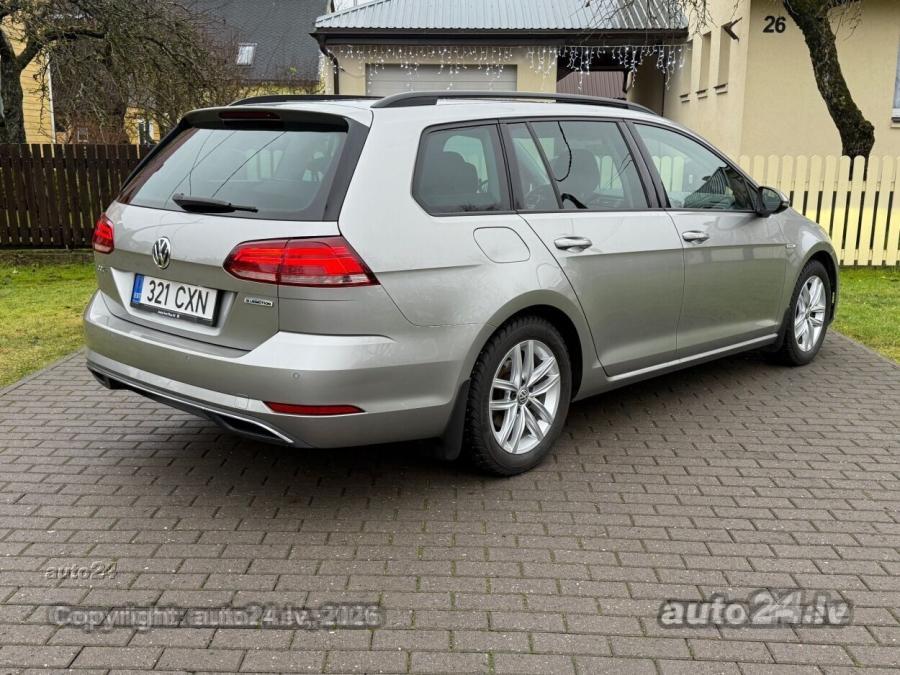 Grey Volkswagen Golf 2018 in Parnu, with an engine capacity of 1.50 L and mileage of 129 thousand km for 12590 €, photo 8 on AUTOMOTO.COM.LV
