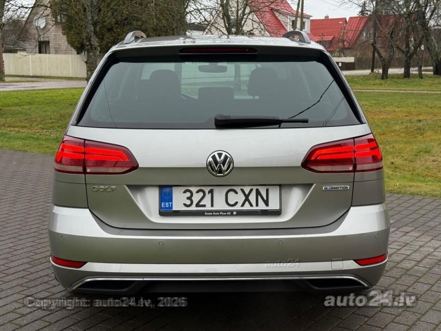 Grey Volkswagen Golf 2018 in Parnu, with an engine capacity of 1.50 L and mileage of 129 thousand km for 12590 €, photo 9 on AUTOMOTO.COM.LV