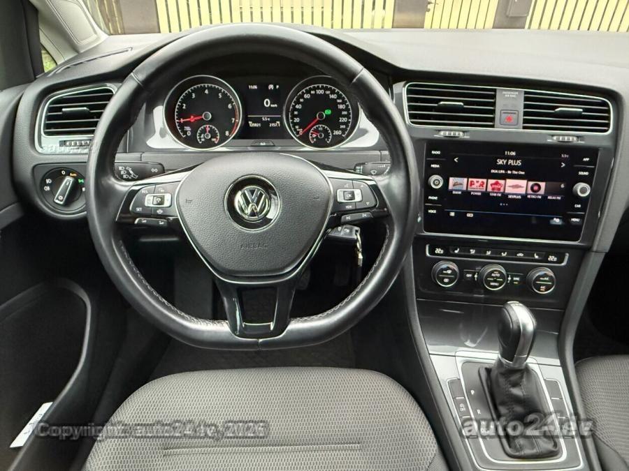 Grey Volkswagen Golf 2018 in Parnu, with an engine capacity of 1.50 L and mileage of 129 thousand km for 12590 €, photo 13 on AUTOMOTO.COM.LV
