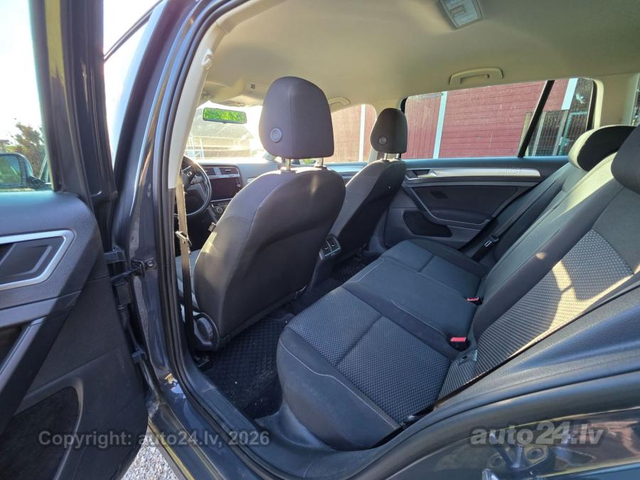 Grey Volkswagen Golf 2018 in Tallinn, with an engine capacity of 1.40 L and mileage of 240 thousand km for 6900 €, photo 5 on AUTOMOTO.COM.LV