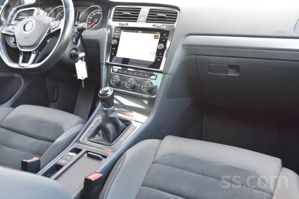 Grey Volkswagen Golf 2018 in Riga, with an engine capacity of 1.60 L and mileage of 280 thousand km for 8500 €, photo 8 on AUTOMOTO.COM.LV