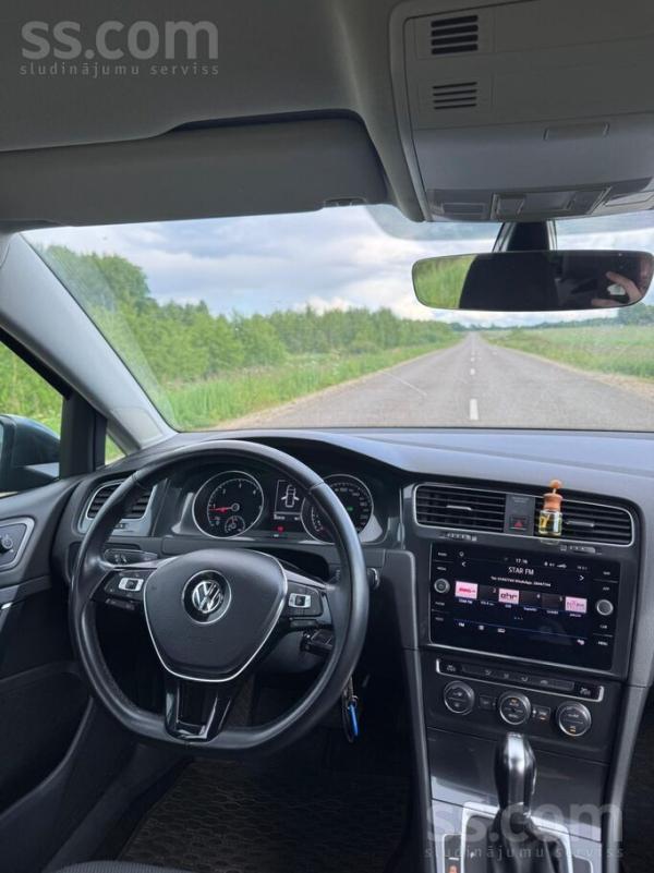 Grey Volkswagen Golf 2018 in Riga, with an engine capacity of 1.60 L and mileage of 207 thousand km for 10500 €, photo 5 on AUTOMOTO.COM.LV
