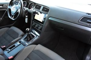 Pelēks Volkswagen Golf 2018 Mārupe, ar dzinēja tilpumu 1.60 L un nobraukumu 279 tūkst. km par 8450 €, foto 10 vietnē AUTOMOTO.COM.LV